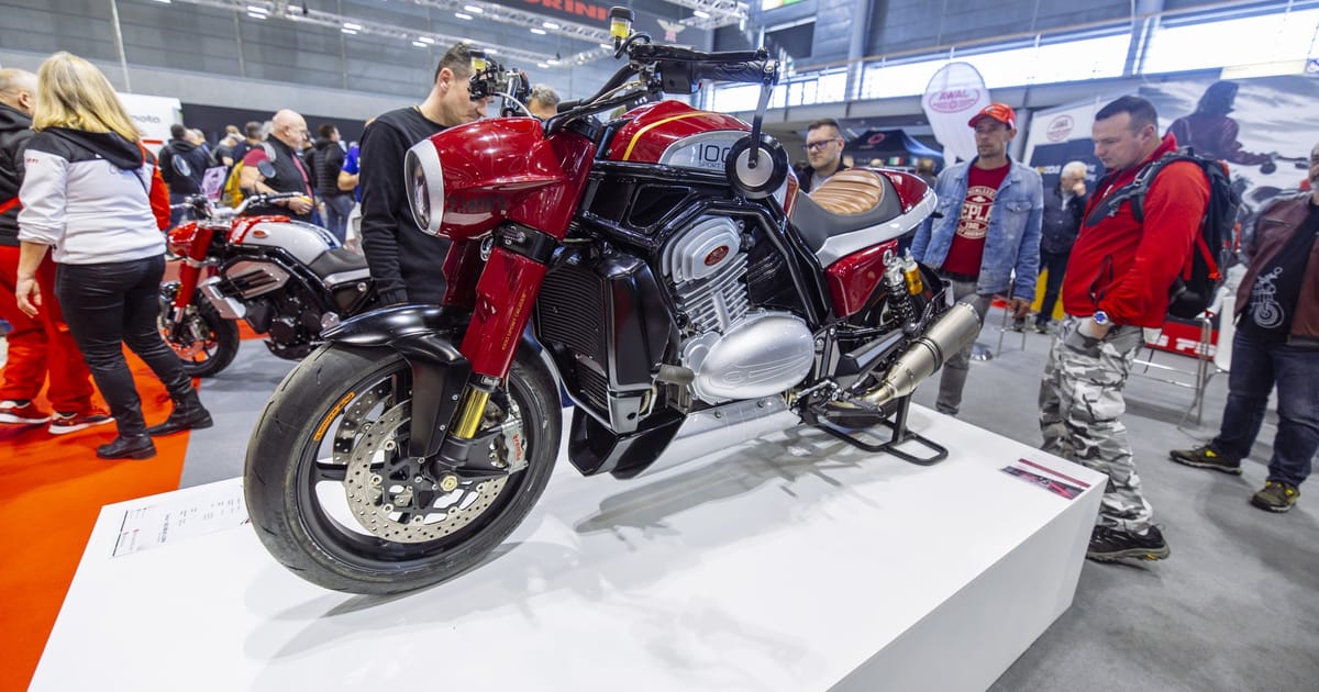 Hersteller Jawa dominiert Brünner Motorradmesse | Radio Prague ...